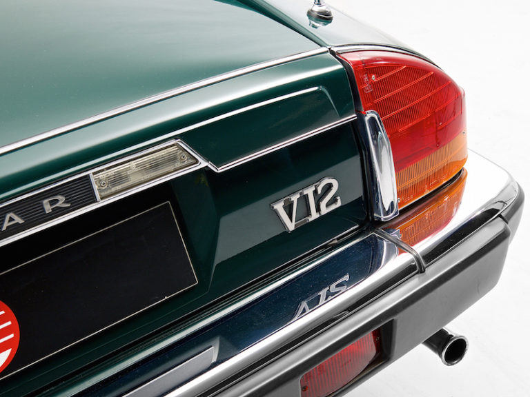 悪魔のような贅沢：ジャガーXJS | THE RAKE JAPAN | The Modern Voice of Classic Elegance