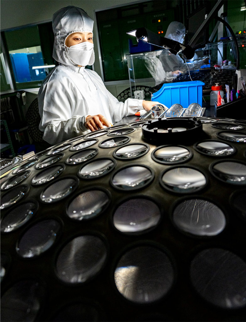 シグマ会津工場探訪記：日本が誇る世界の「眼」 | THE RAKE JAPAN | The Modern Voice of Classic ...